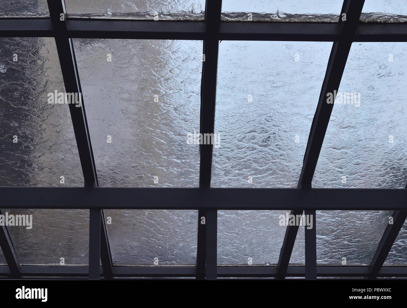 House design for heavy rain hi-res stock photography and images - Alamy