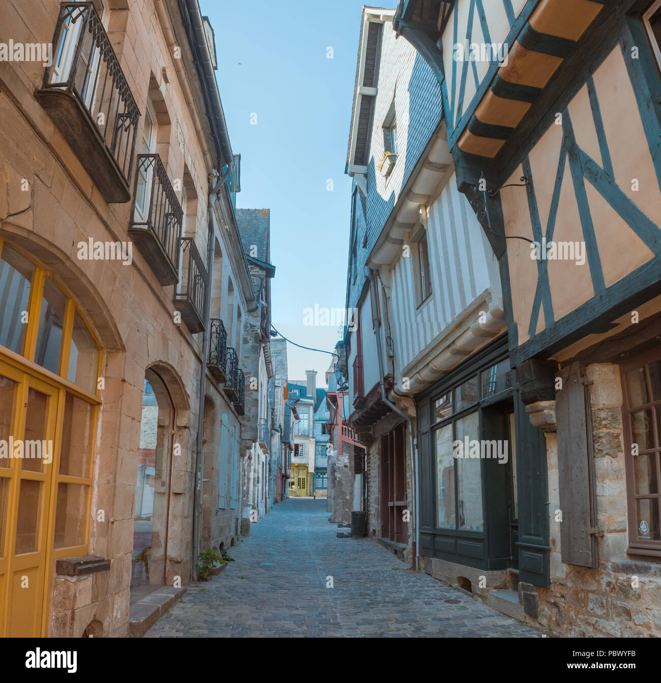 Medieval city street outdoor hi-res stock photography and images - Alamy