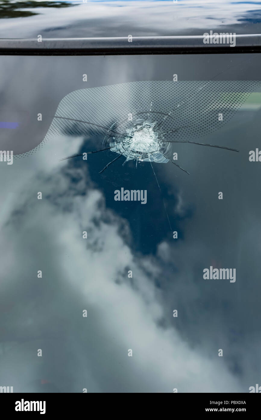 Windscreen damage hi-res stock photography and images - Alamy