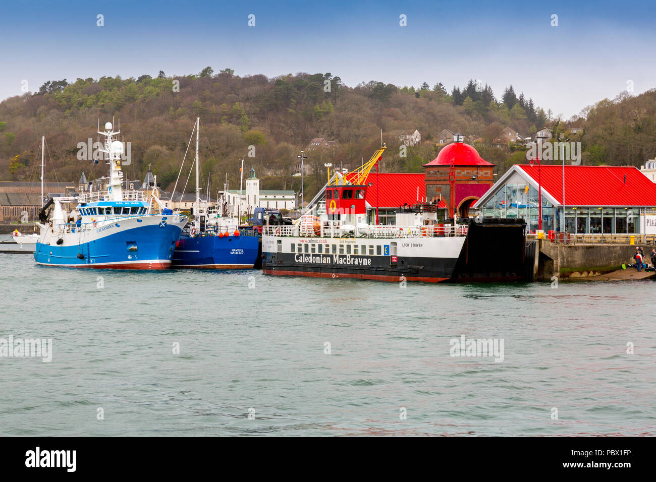 Calmac pier oban hi-res stock photography and images - Alamy