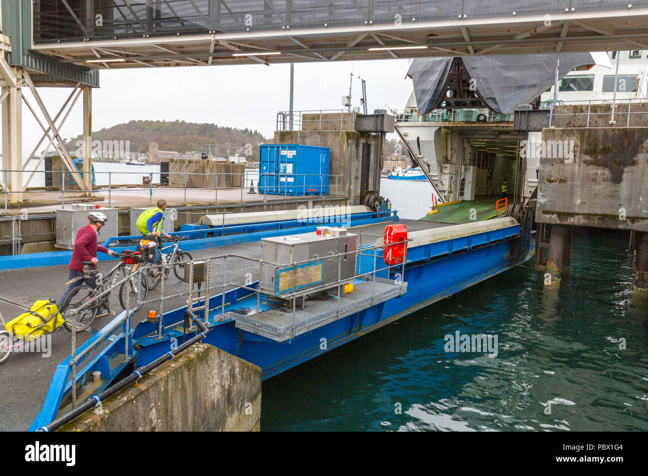 Barra scotland calmac ferry hi-res stock photography and images - Alamy
