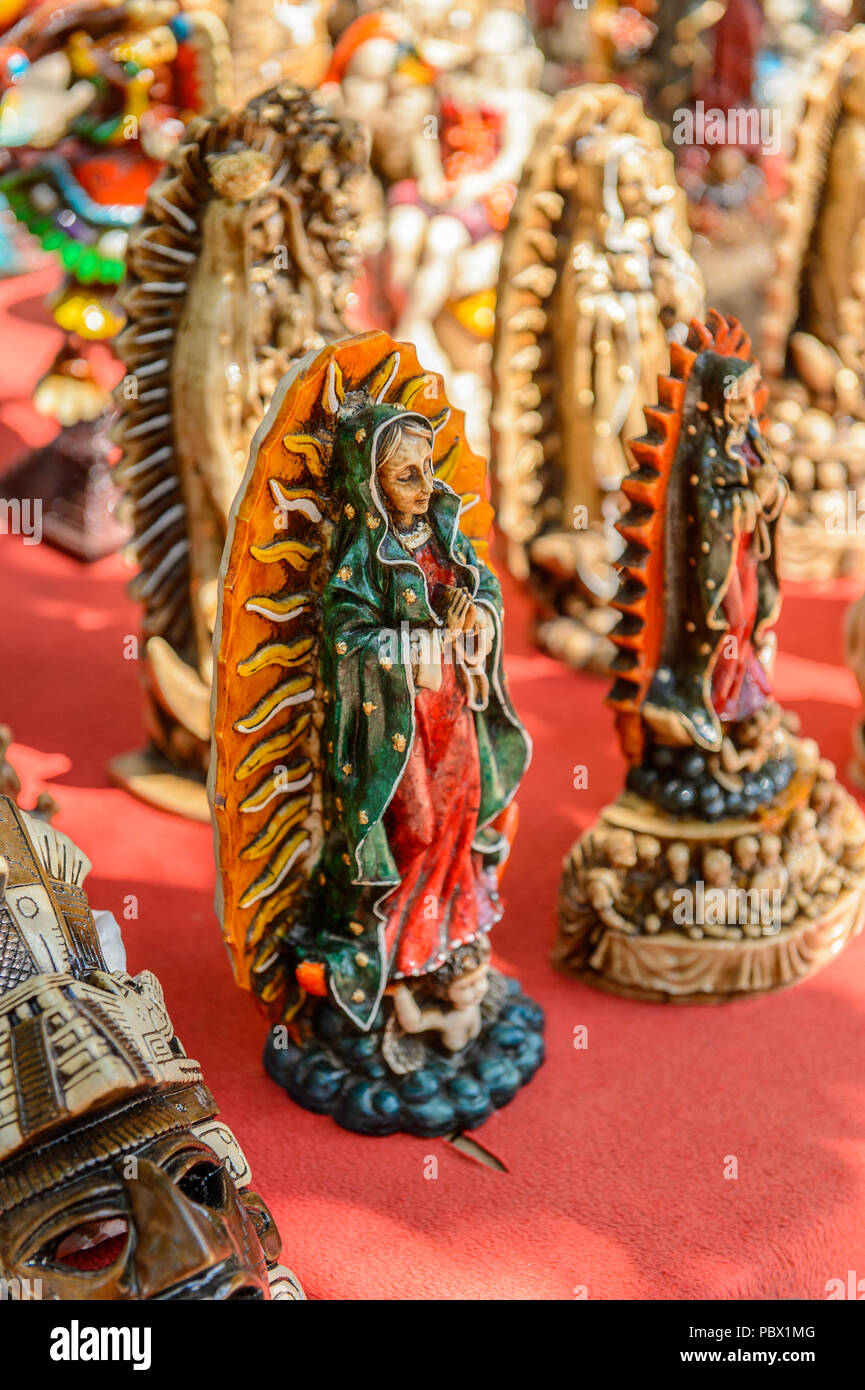 Little Statues, Authentic handcraft souvenirs of maya civilisation ...