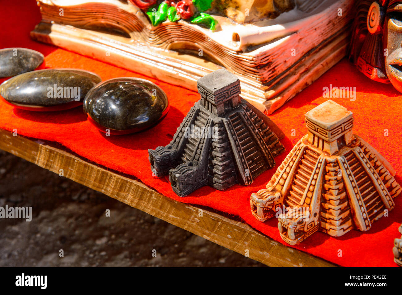 Chichen Itza model, Authentic handcraft souvenirs of maya civilisation ...