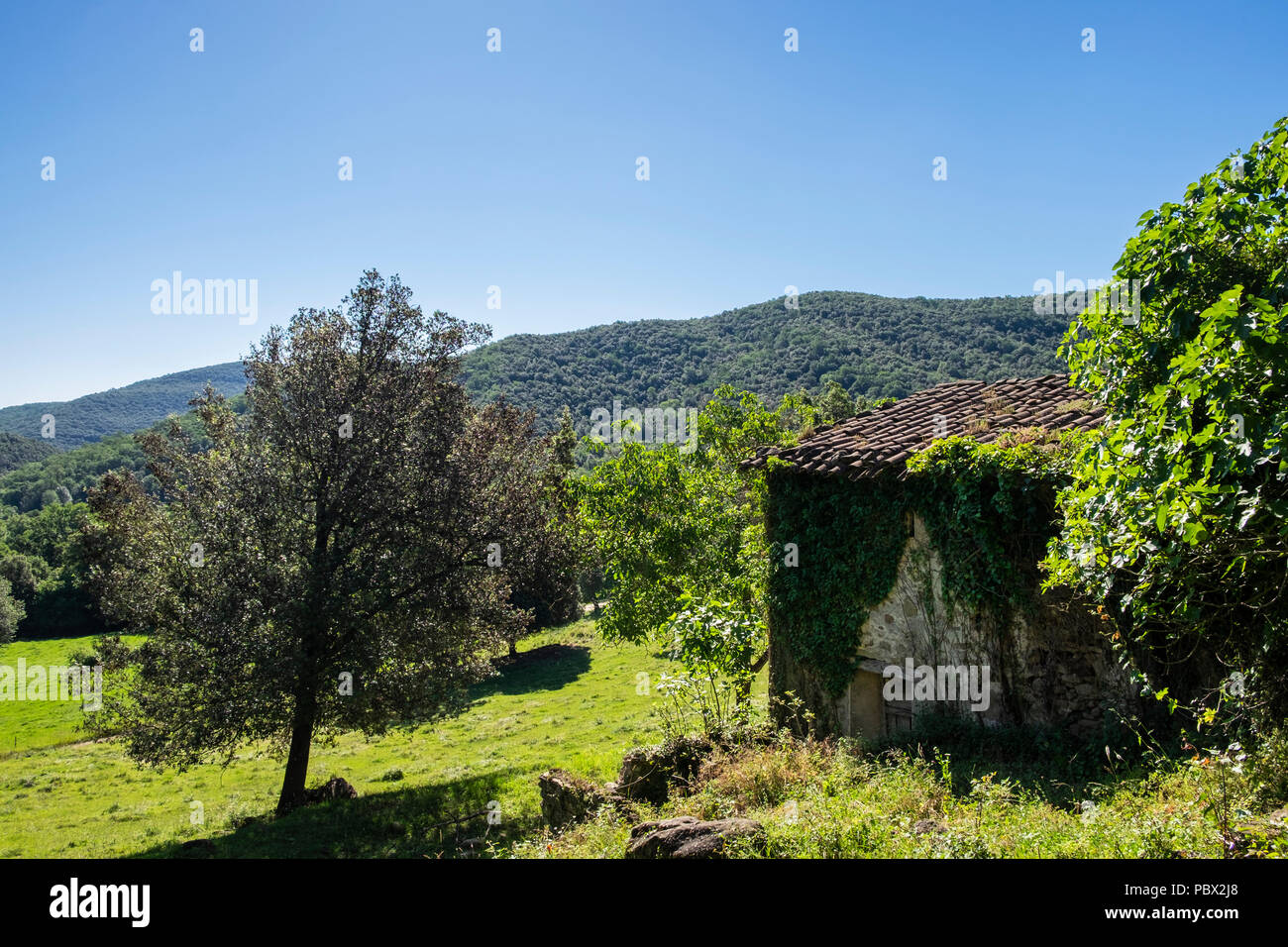 Old farmhouse in spanish pyrenees hi-res stock photography and images ...