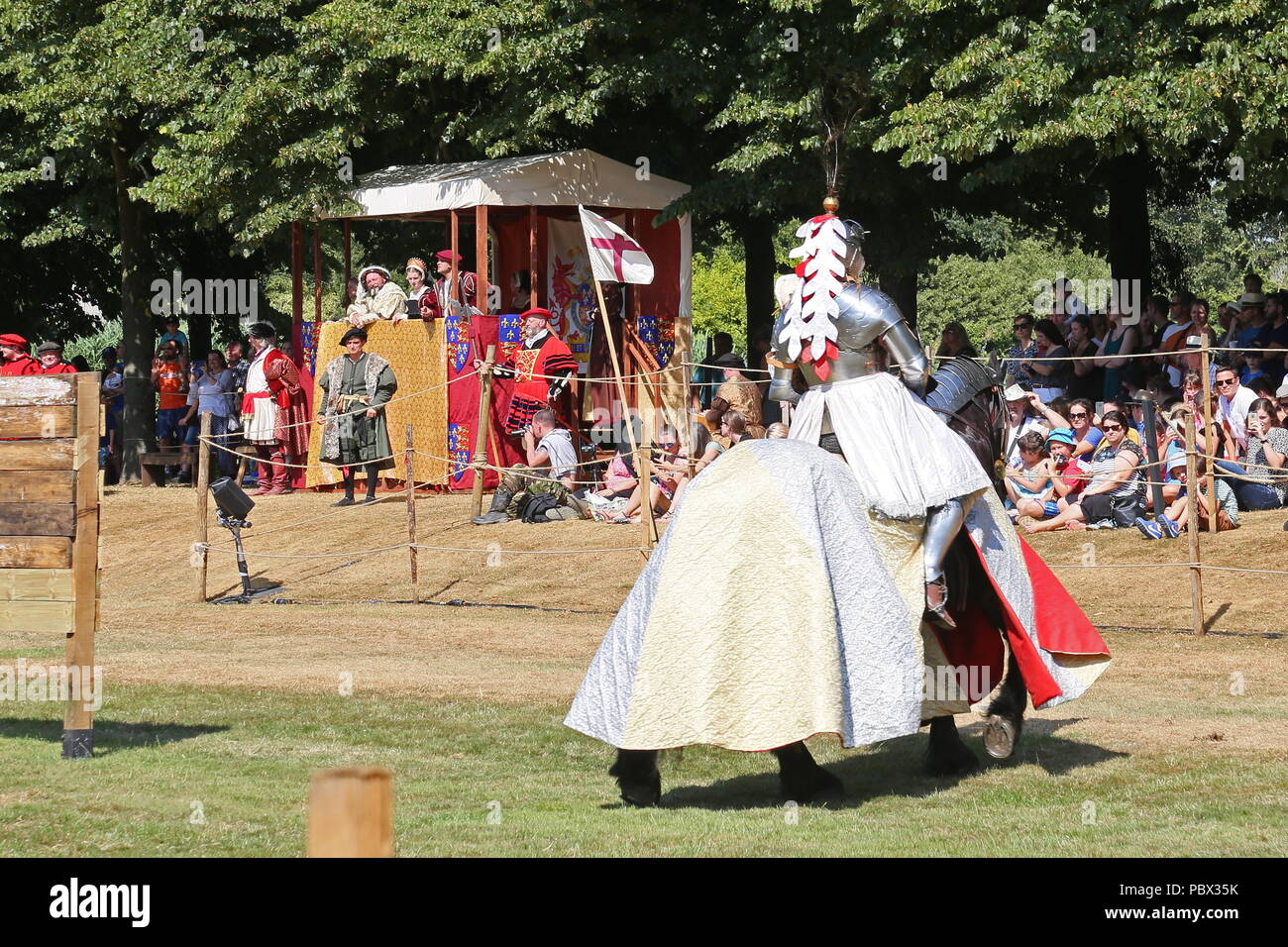 John of england jousting hi-res stock photography and images - Alamy