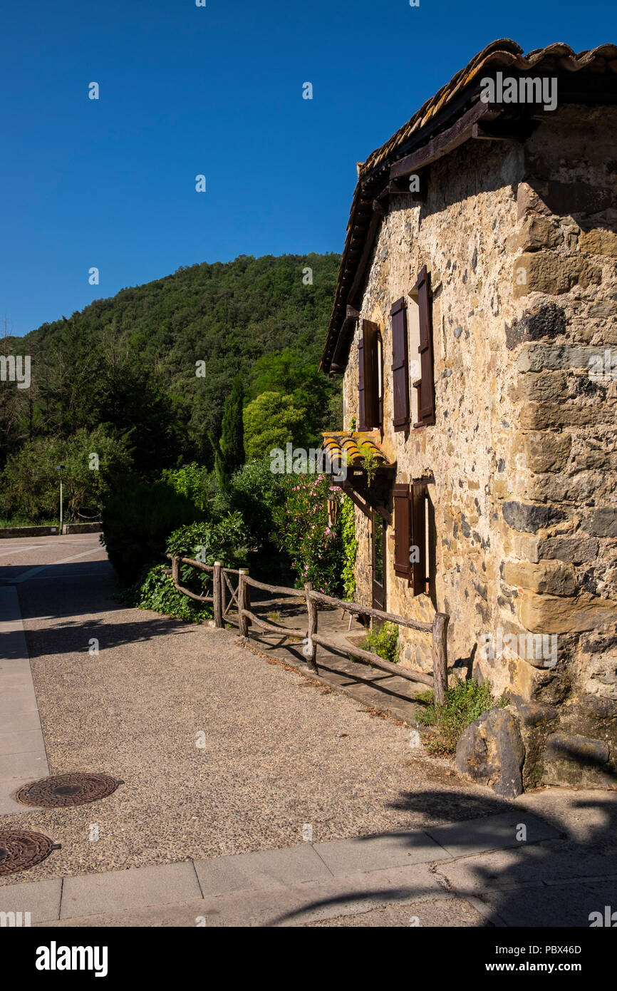 Stone house spain countryside hi-res stock photography and images - Alamy