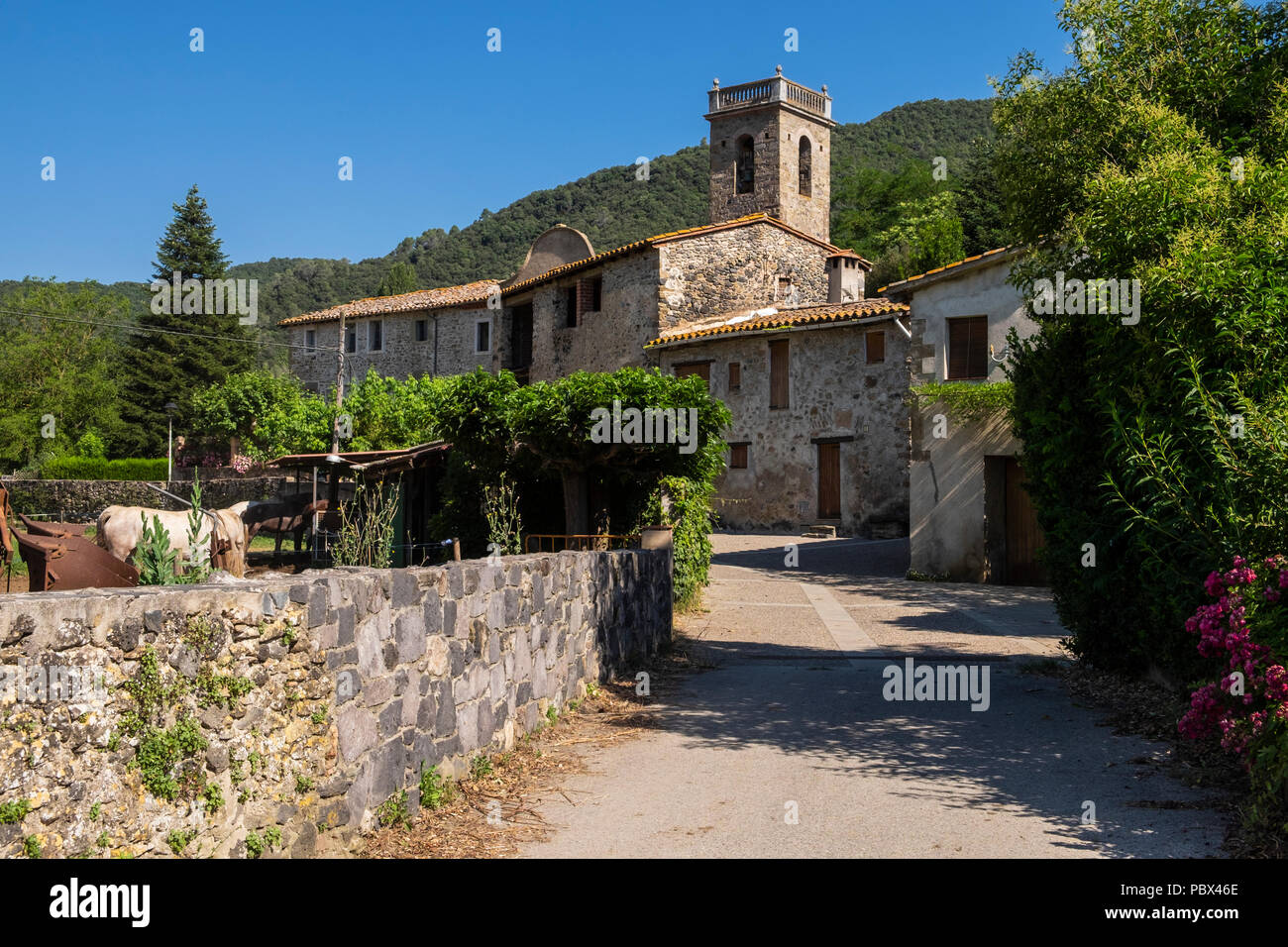Stone house spain countryside hi-res stock photography and images - Alamy