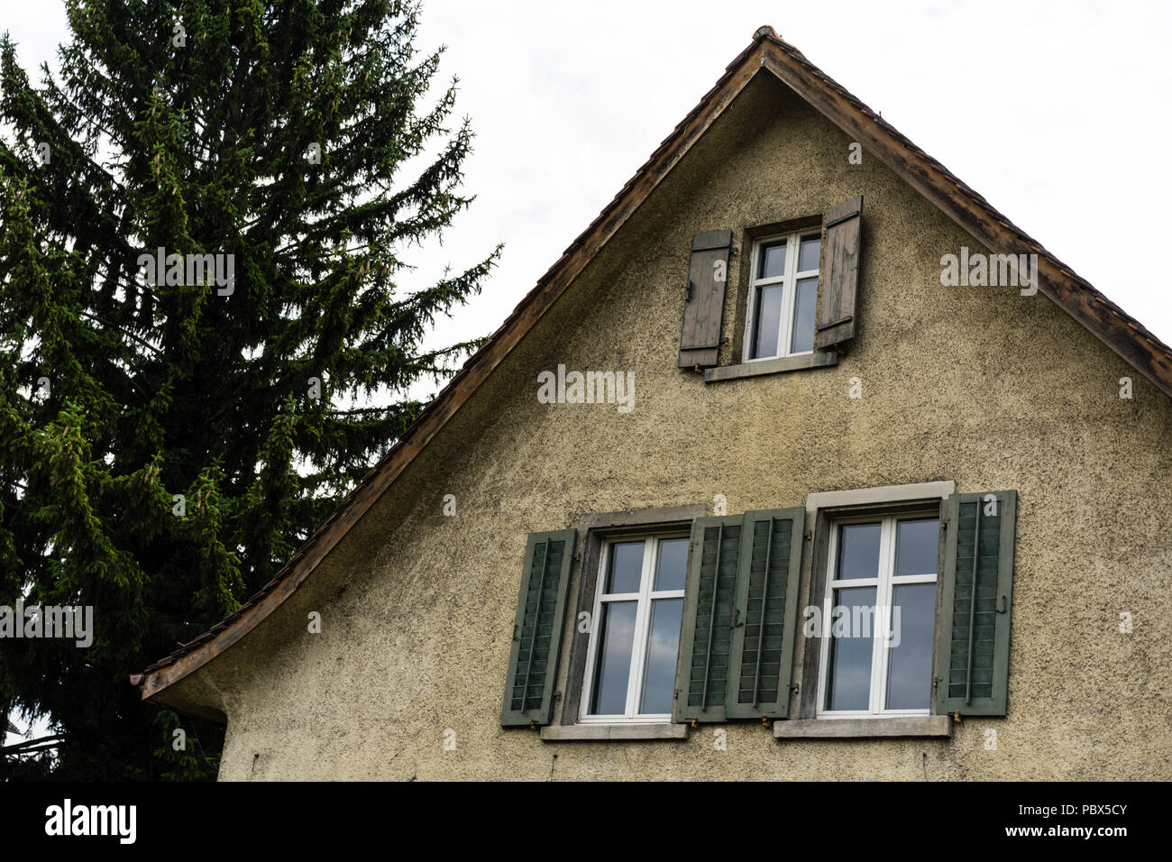 Old hosue hi-res stock photography and images - Alamy