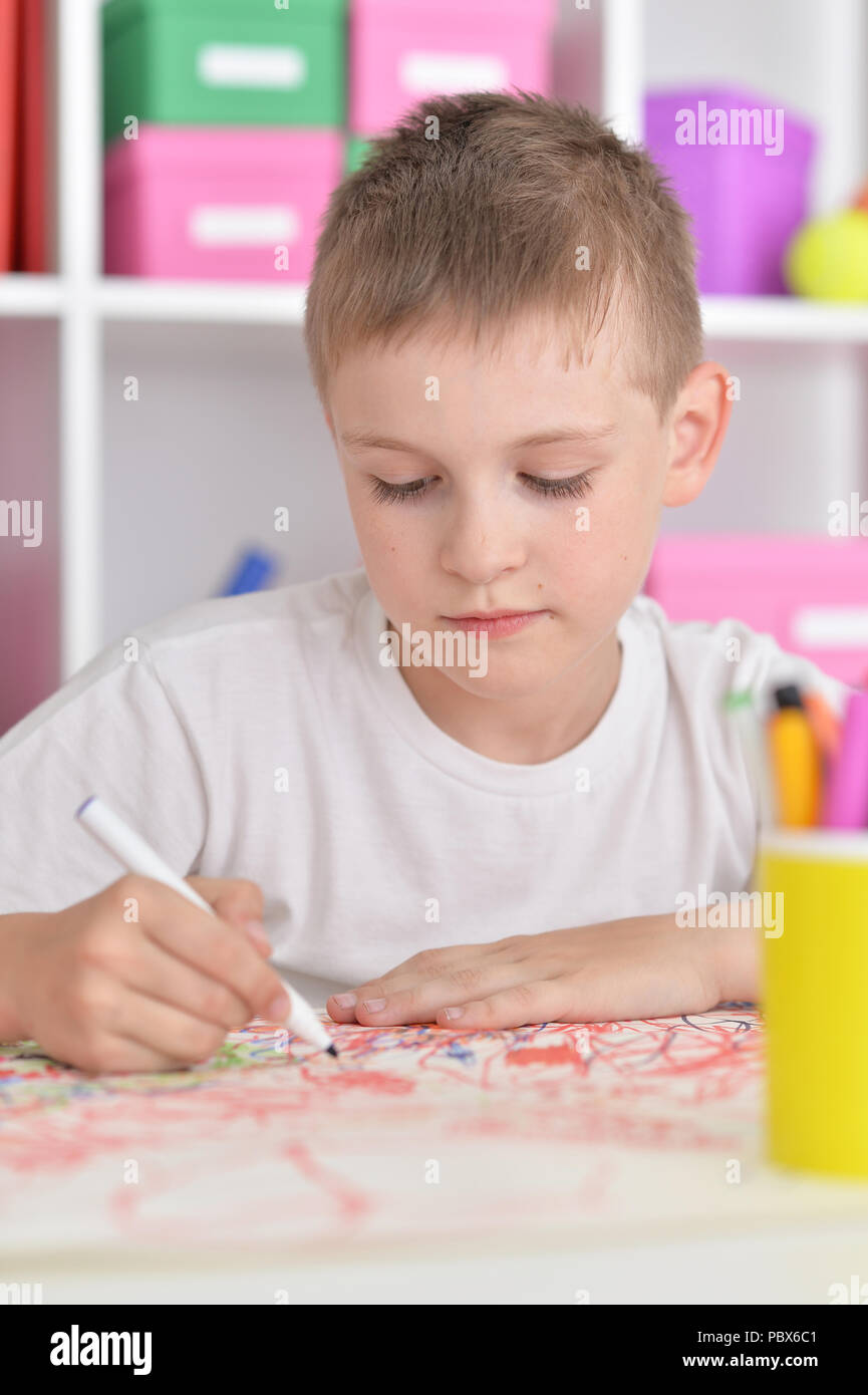 cute little boy drawing Stock Photo - Alamy