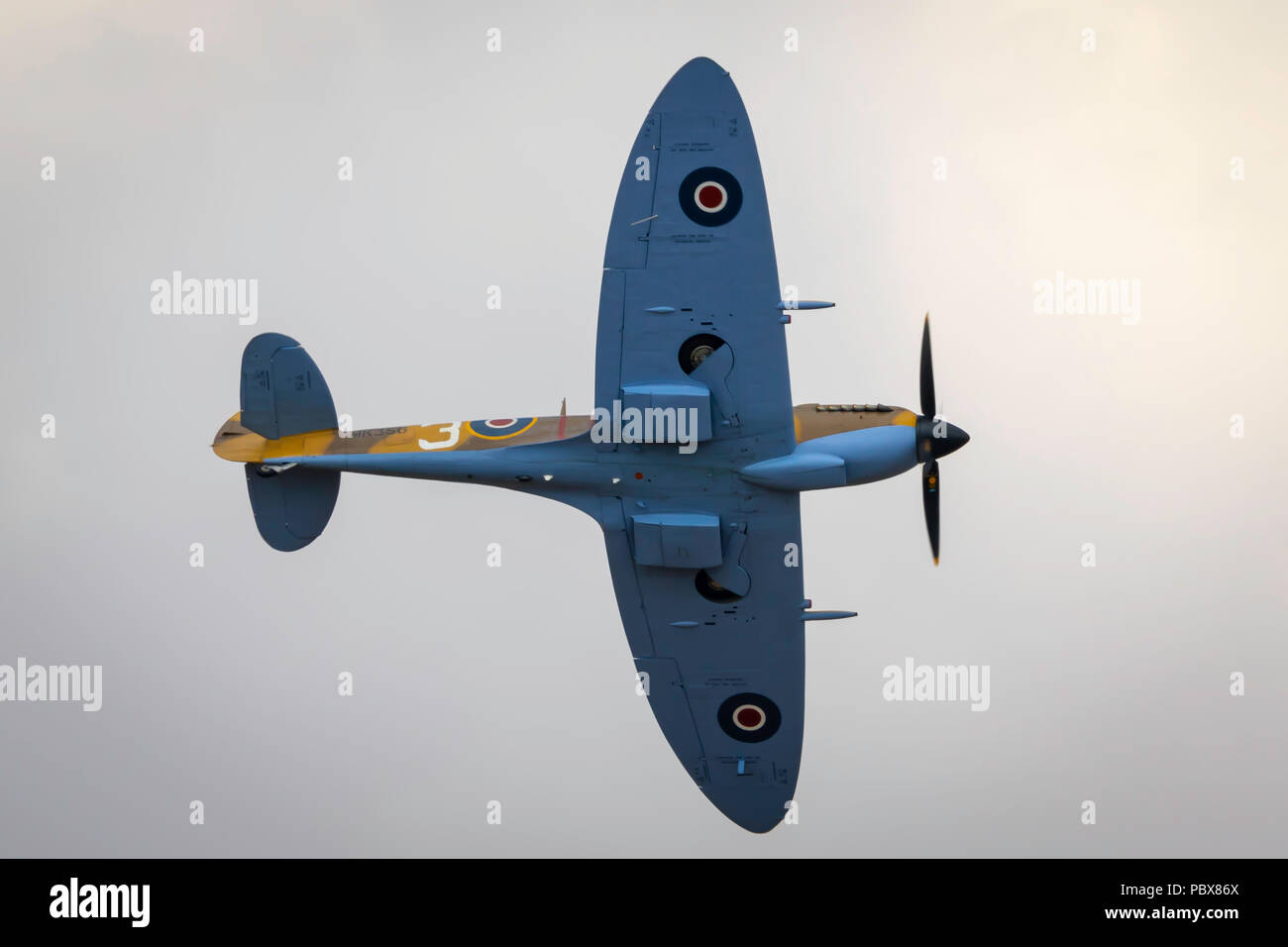 Spitfire messerschmitt me 109 battle britain hi-res stock photography ...