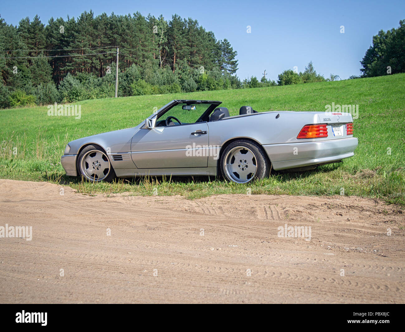 Mercedes benz r129 sl hi-res stock photography and images - Alamy