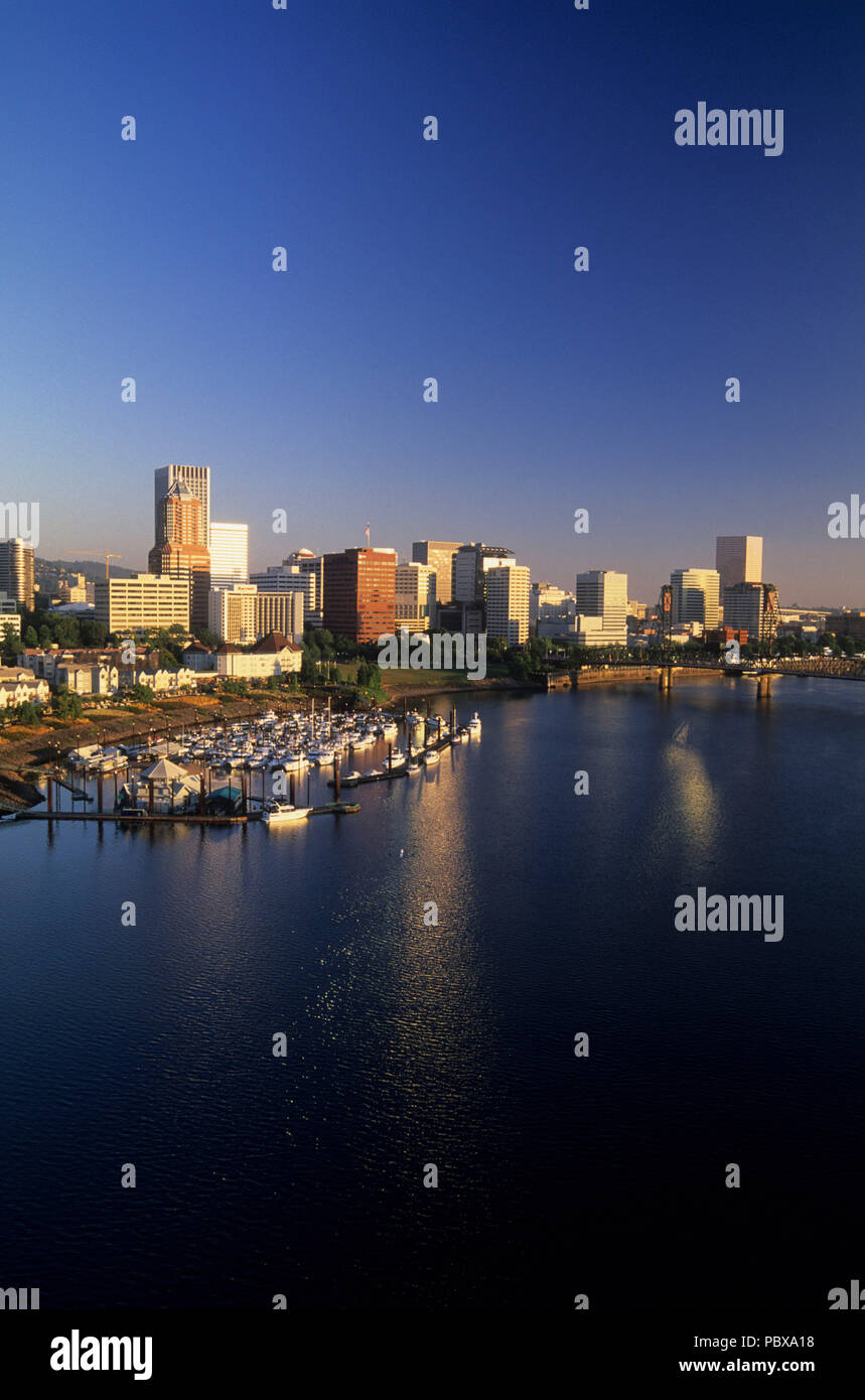 Marquam bridge hi-res stock photography and images - Alamy
