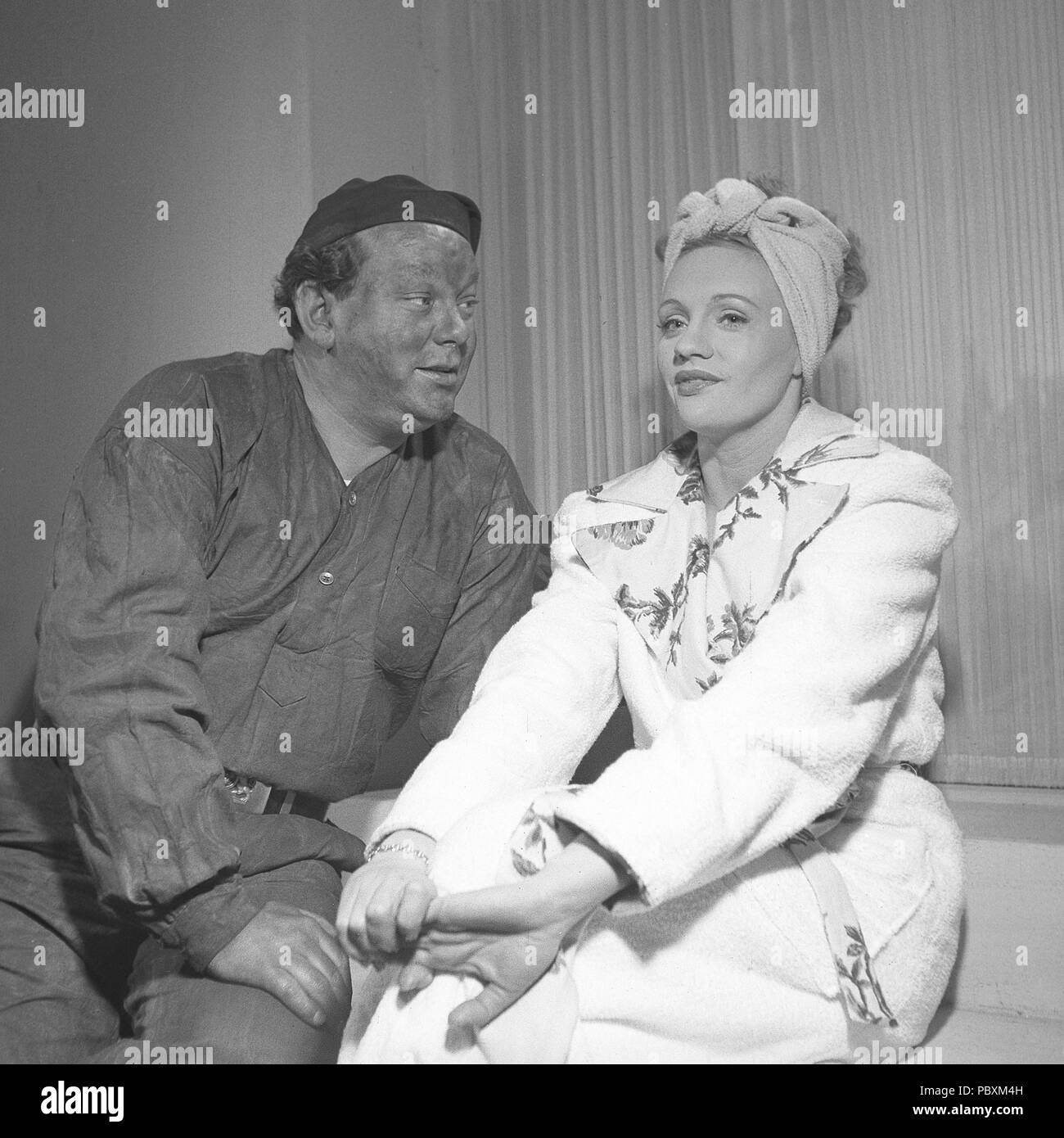 Woman ake Black and White Stock Photos & Images - Alamy