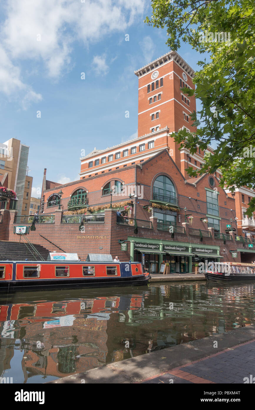 Canal boats along the beautiful and picturesque Birmingham Canals in ...