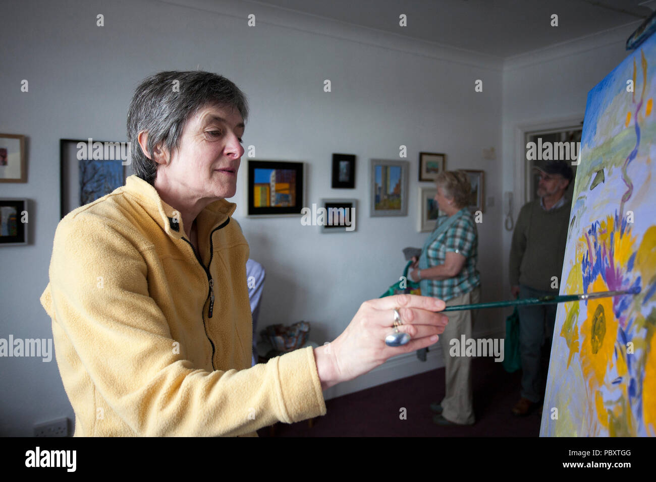 Helen Wilde artist at work in her studio Stock Photo - Alamy