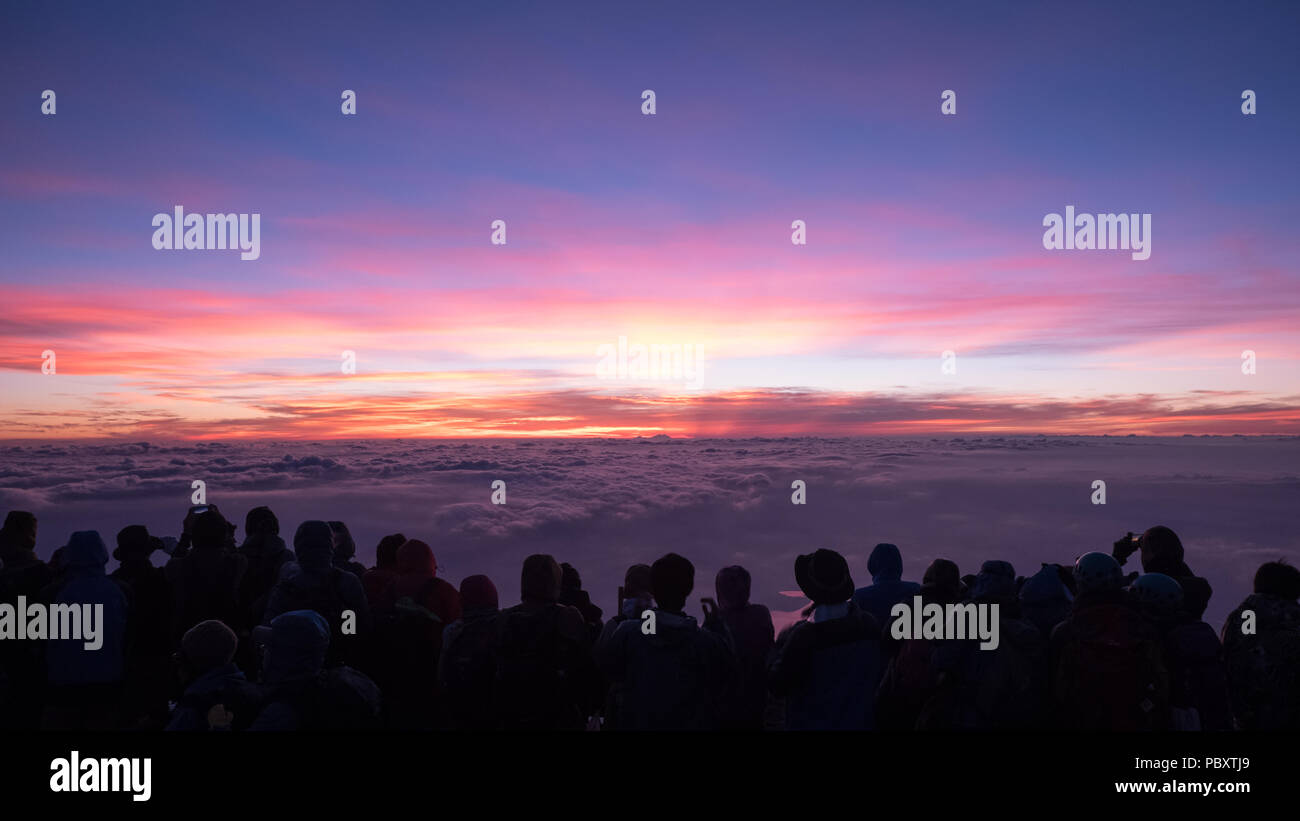Sunrise mount fuji hi-res stock photography and images - Alamy