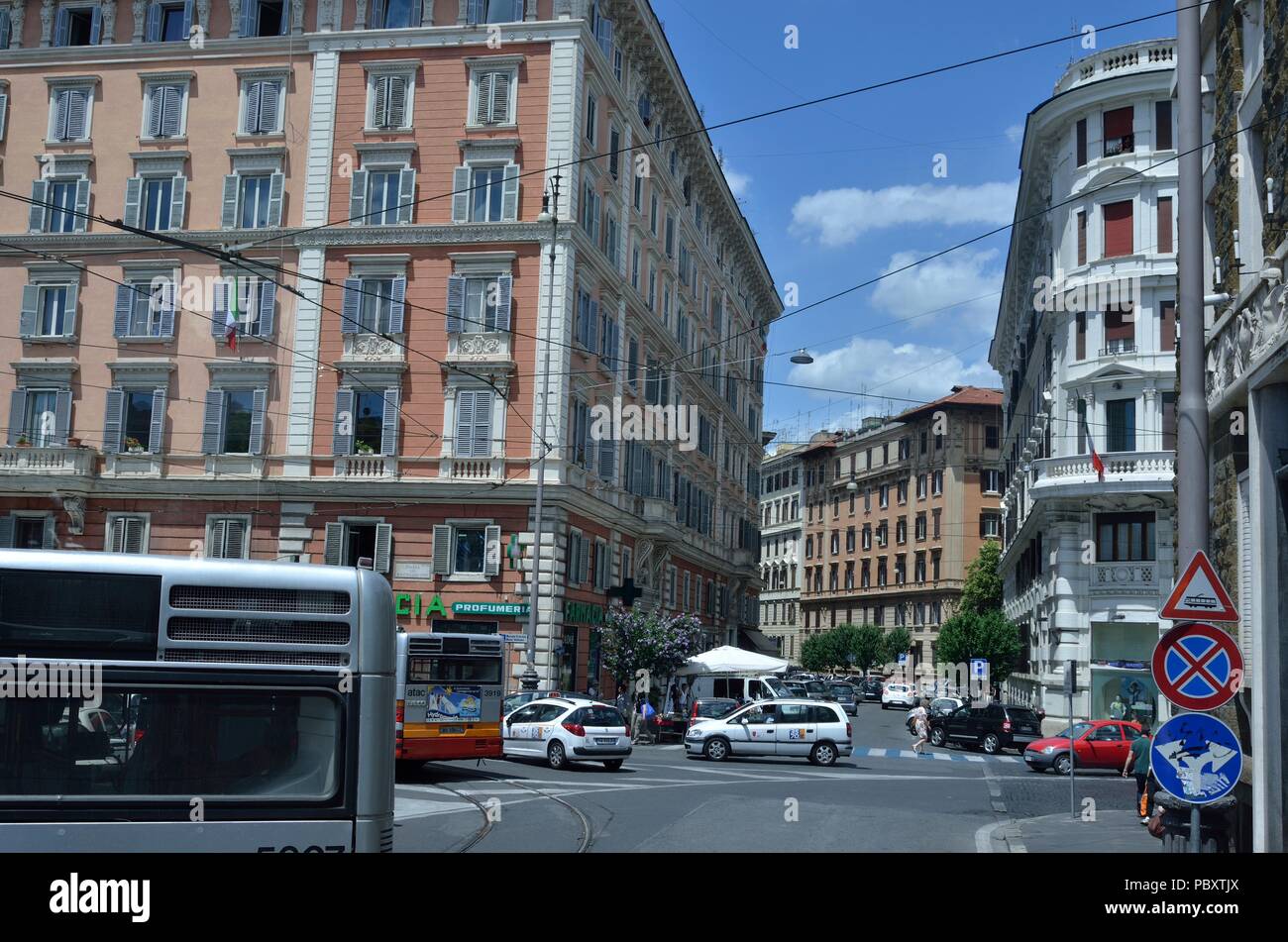 Vehicles horizontal hi-res stock photography and images - Alamy