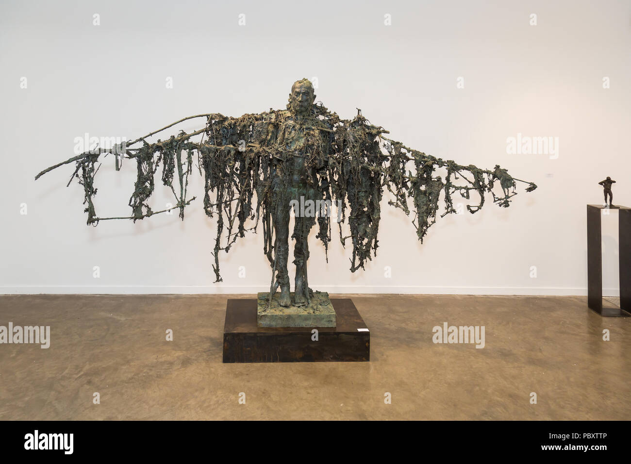 Laurence Edwards launches his sculpture exhibition at Mary Place ...