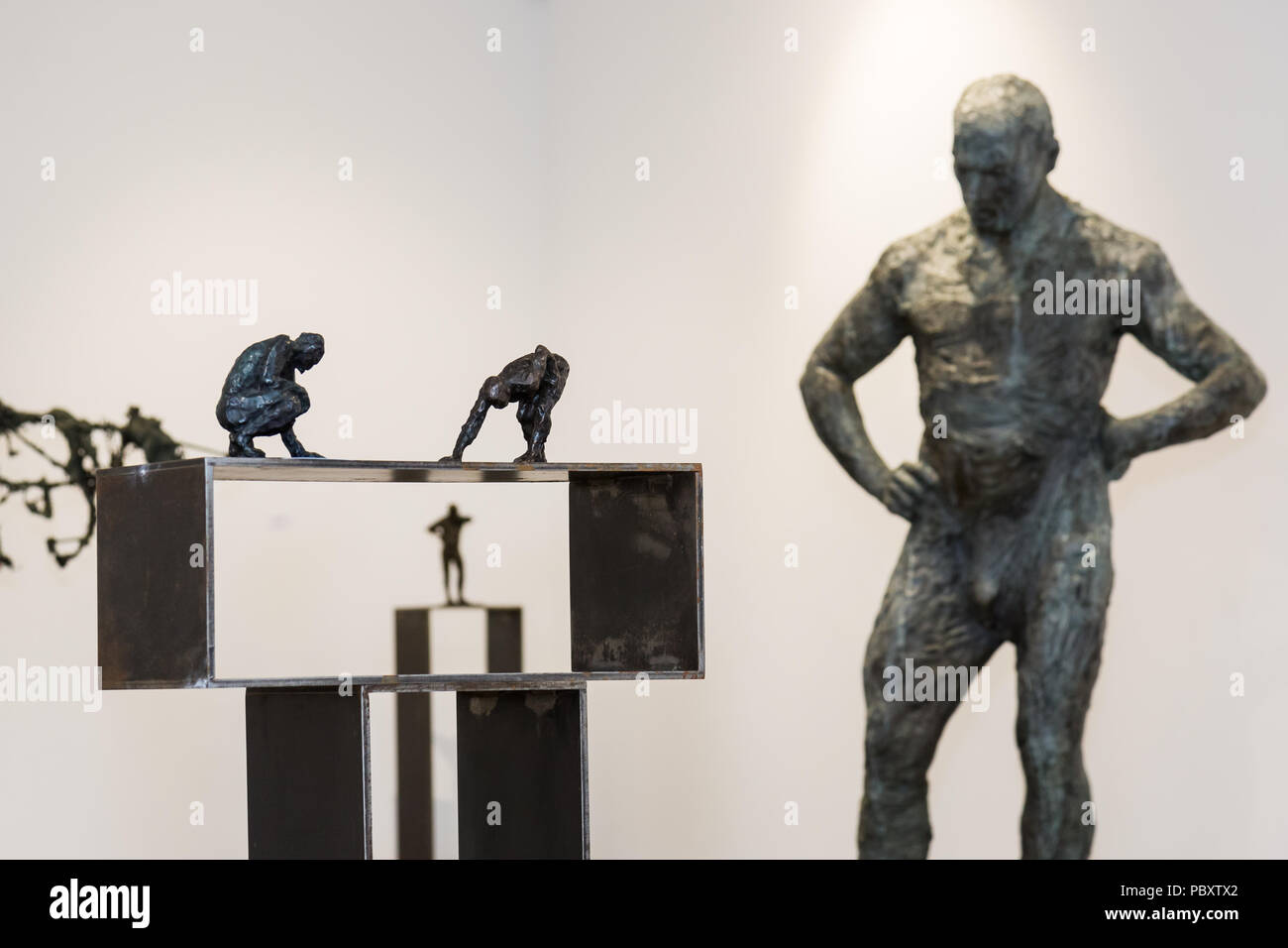 Laurence Edwards launches his sculpture exhibition at Mary Place ...