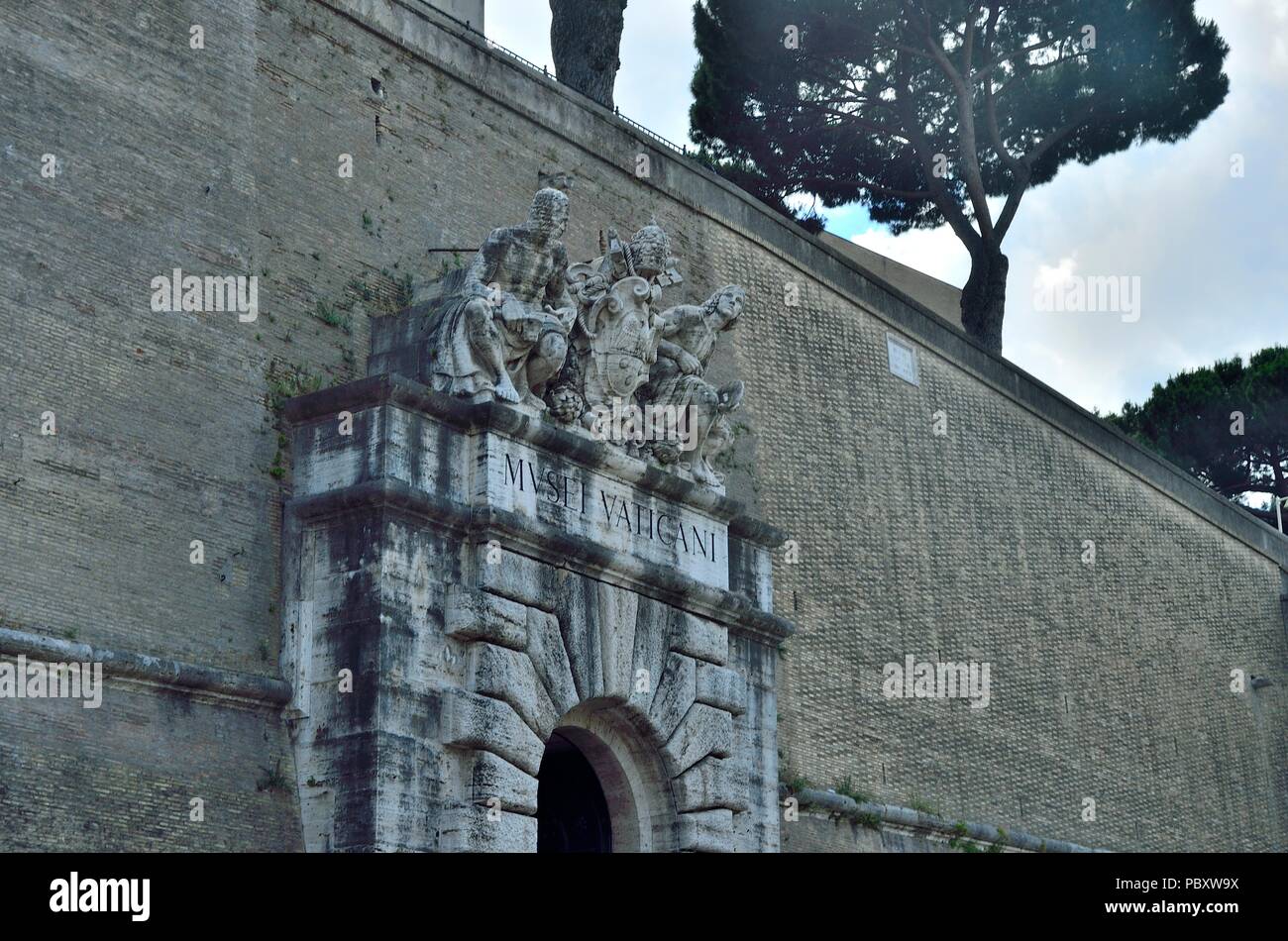 Vatican museum entrance hi-res stock photography and images - Alamy