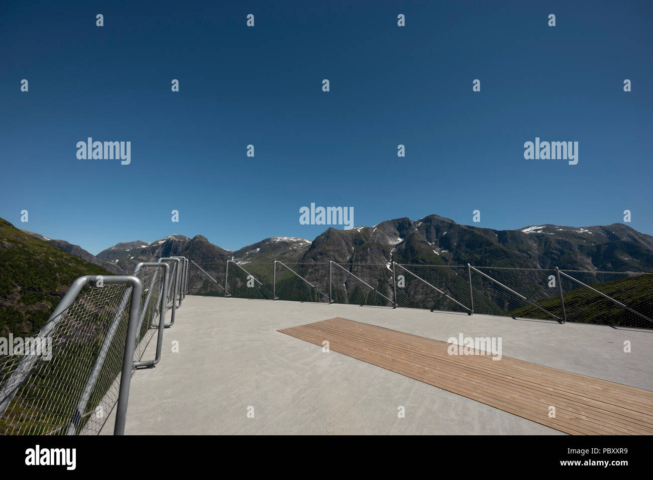 Elevated viewpoint hi-res stock photography and images - Alamy
