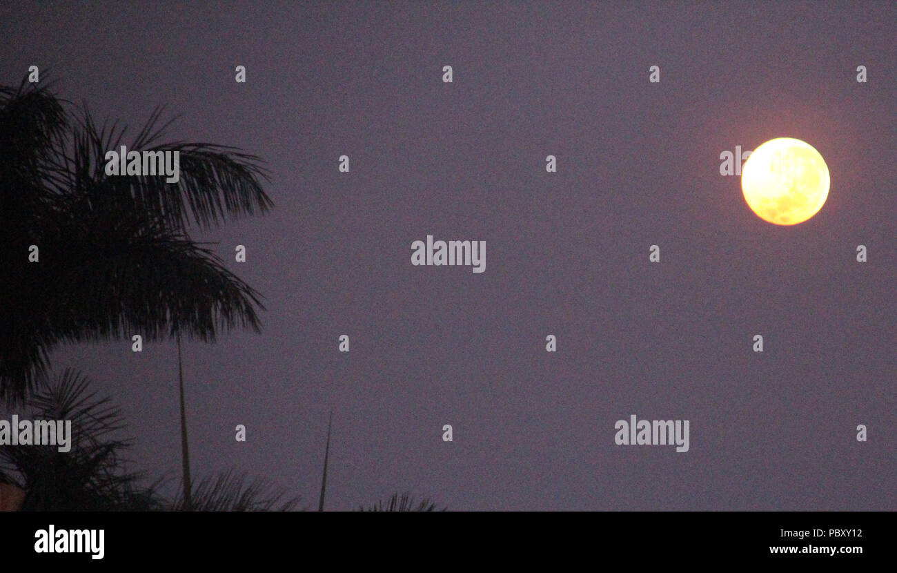 Full moon in red sky hi-res stock photography and images - Alamy