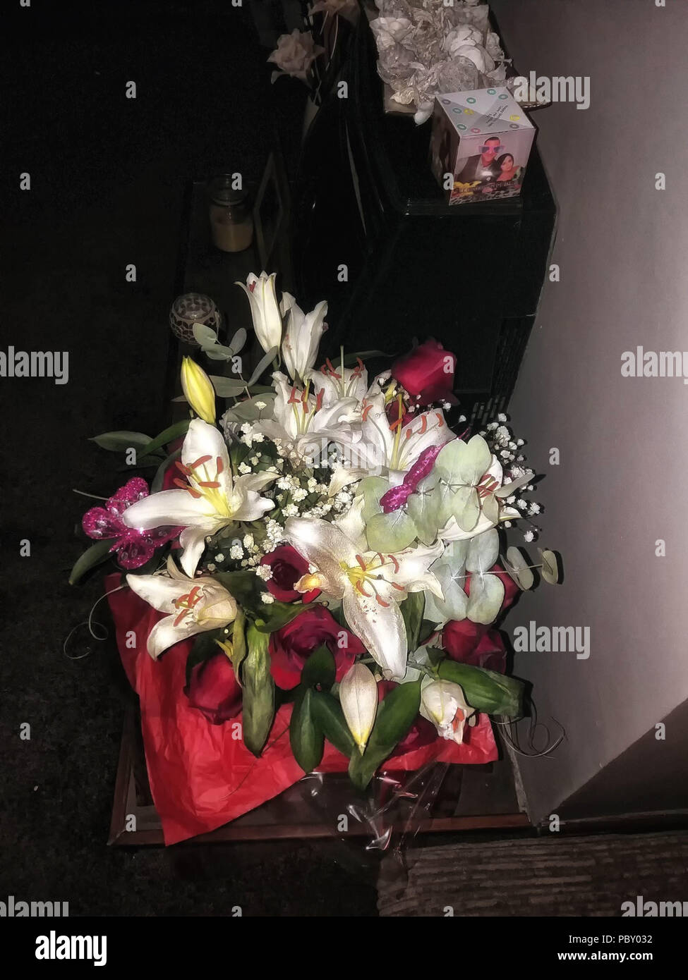birds eye view of a Flower bouquet displayed inside Stock Photo - Alamy
