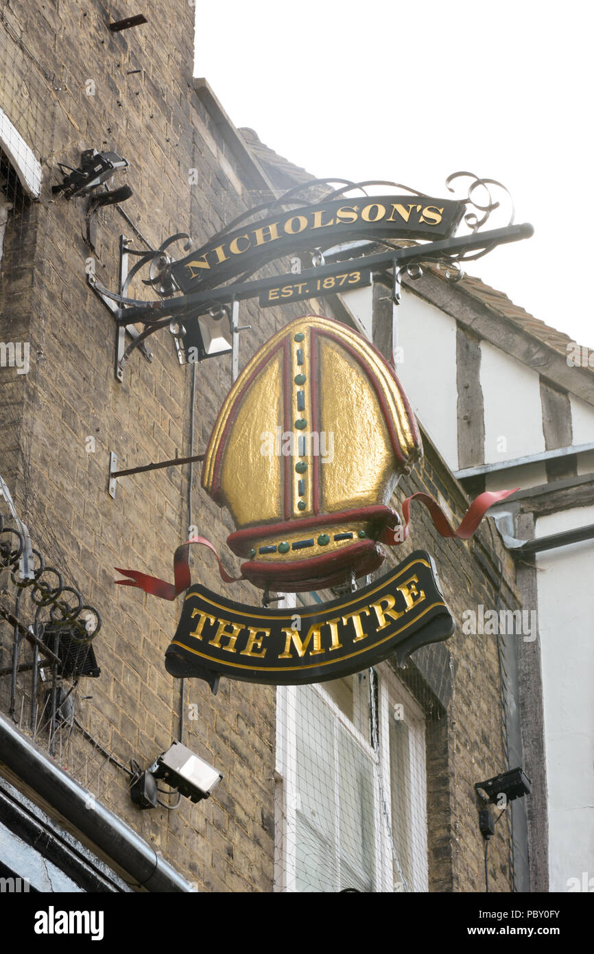 The Mitre pub sign in Cambridge, Cambridgeshire, England Stock Photo ...