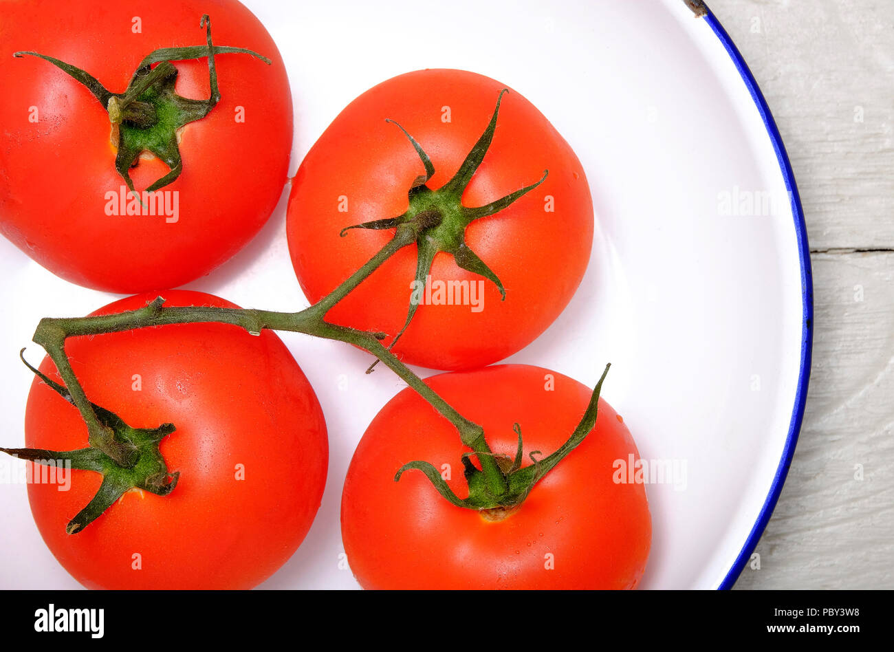 English vine tomatoes hi-res stock photography and images - Alamy