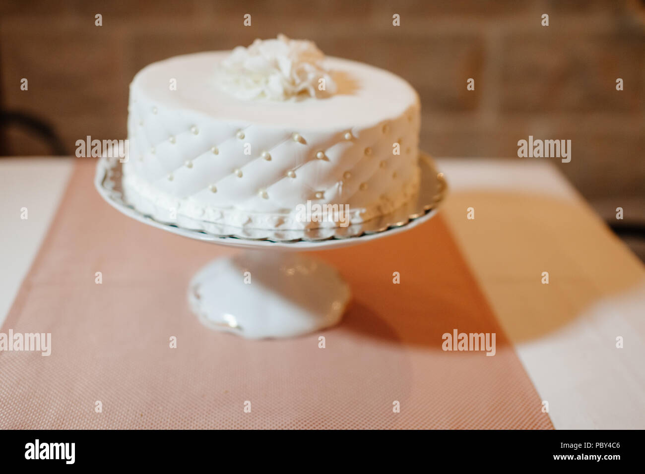 wedding cake. Beautiful cake pastry Stock Photo - Alamy