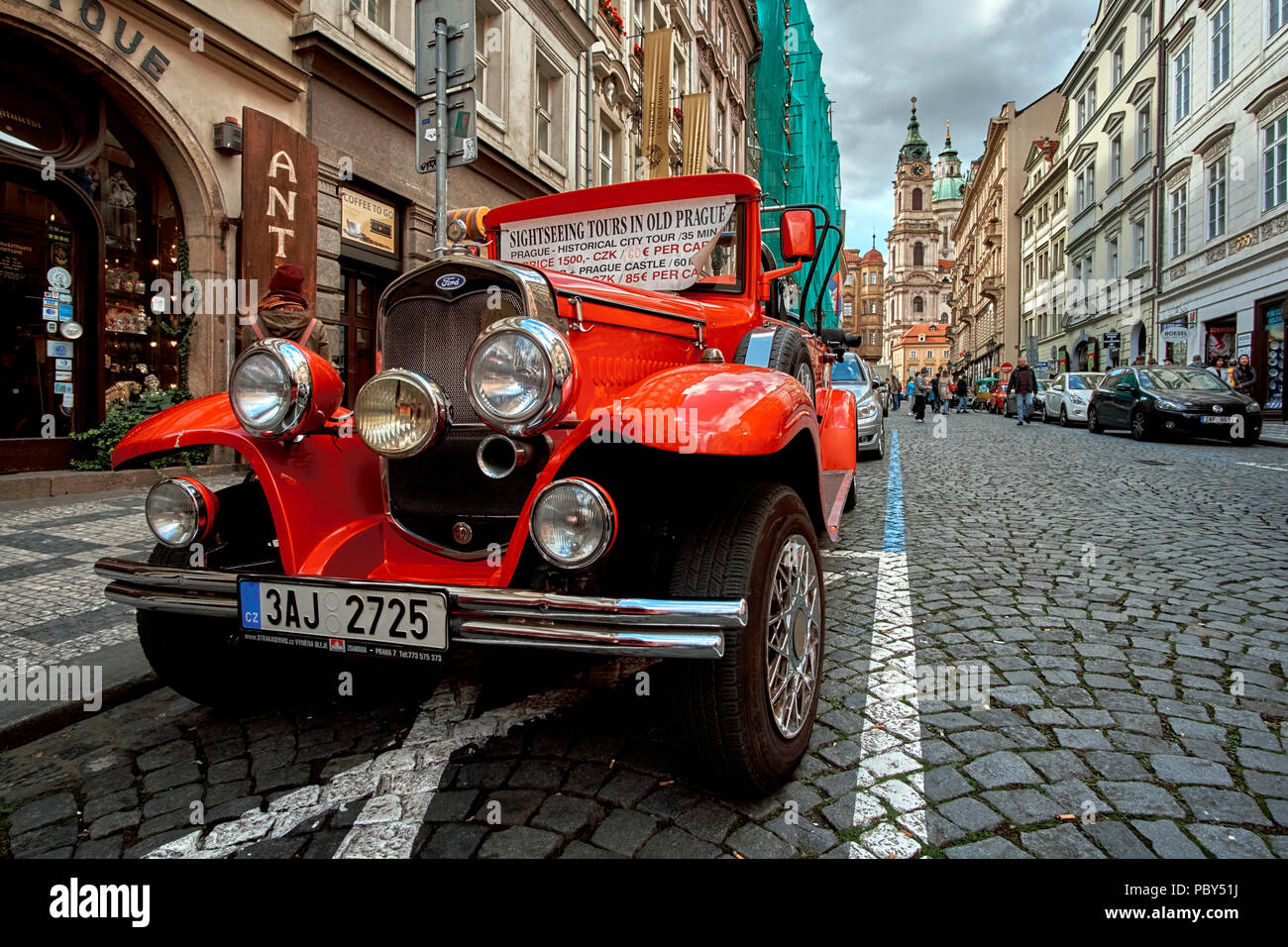 Red hot rod hi-res stock photography and images - Alamy