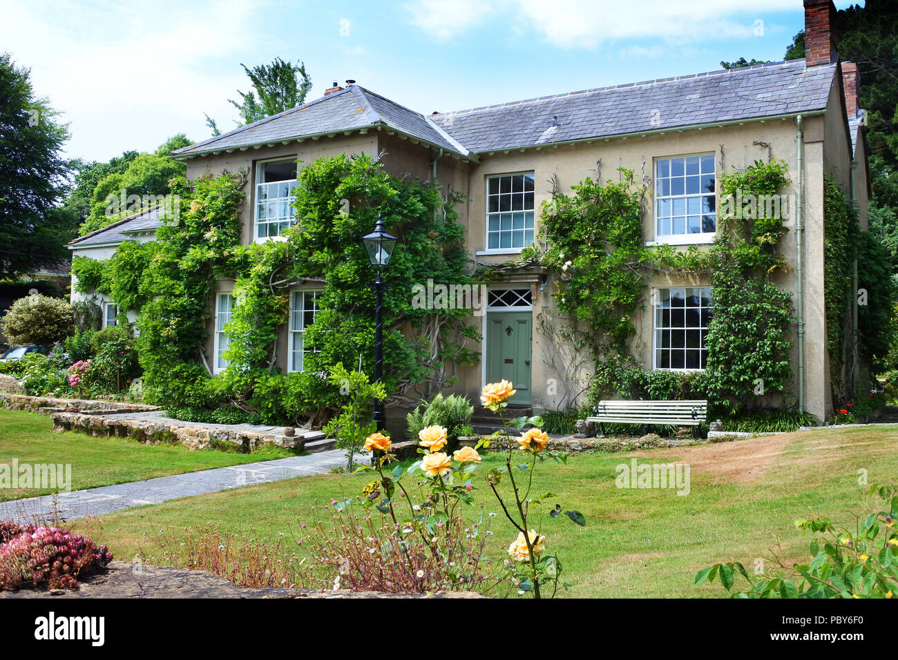 English heritage property hi-res stock photography and images - Alamy