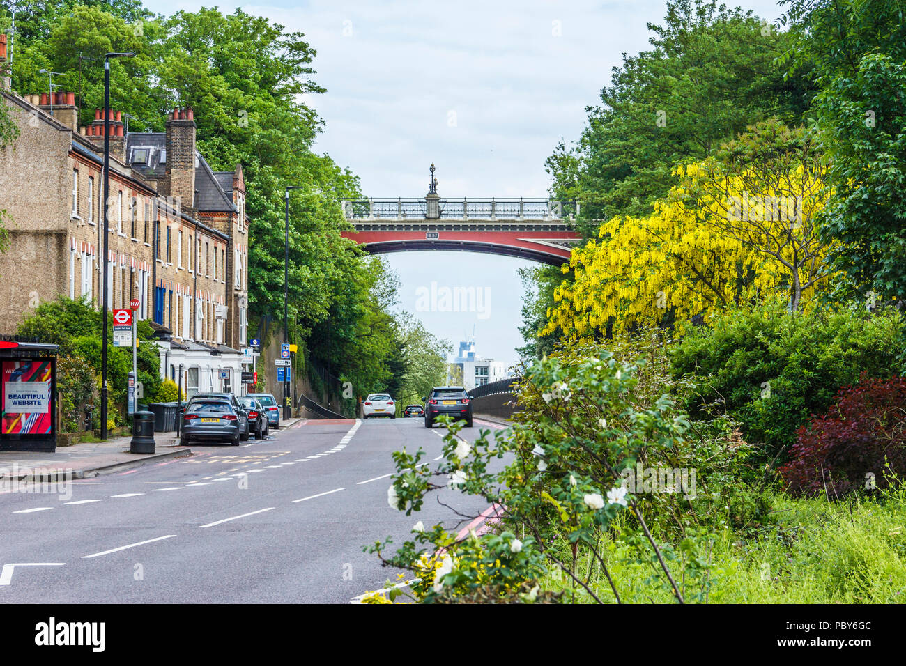The famous Victorian Archway Bridge, built in 1897 to replace the ...