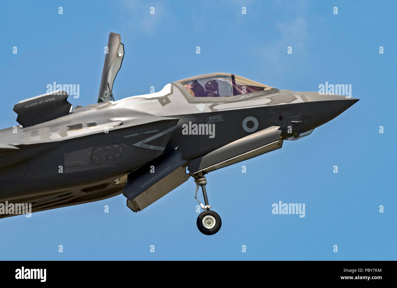 Lockheed martin f 35b lightning hi-res stock photography and images - Alamy