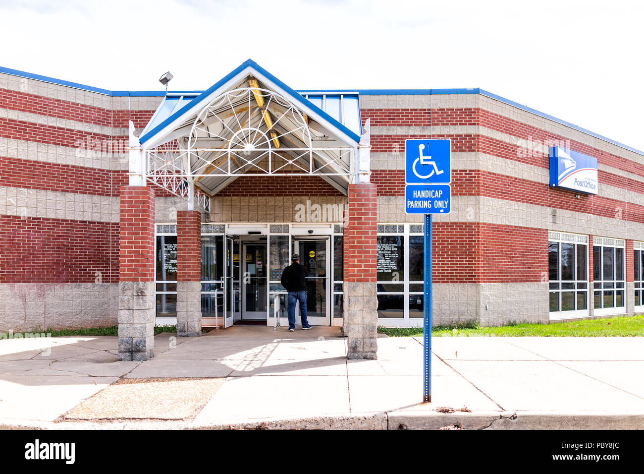 Usps mail man hi-res stock photography and images - Alamy
