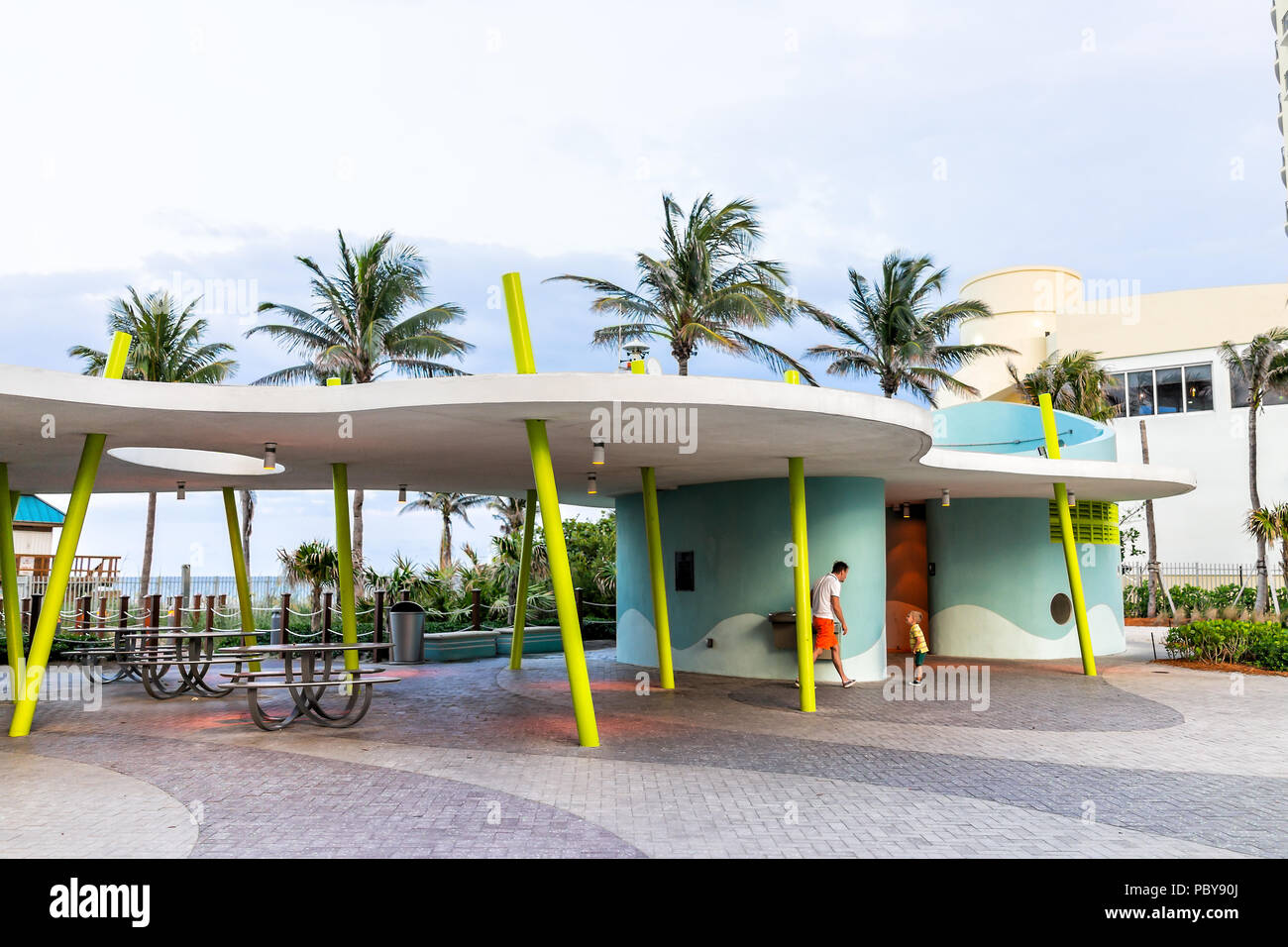 Sunny Isles Beach, USA - May 7, 2018: Gilbert Samson Oceanfront Park ...