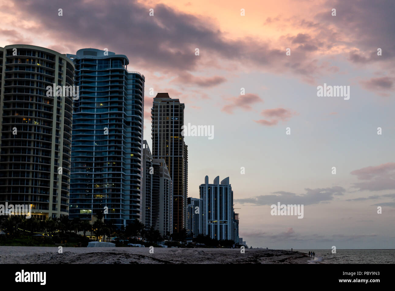 Sunny isles beach skyline hi-res stock photography and images - Alamy