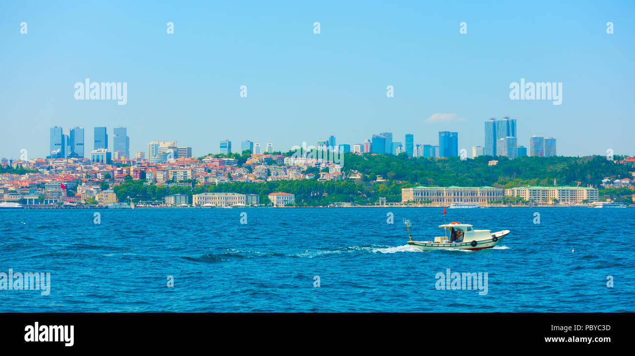 The Bosporus Strait in Istanbul, Turkey Stock Photo - Alamy