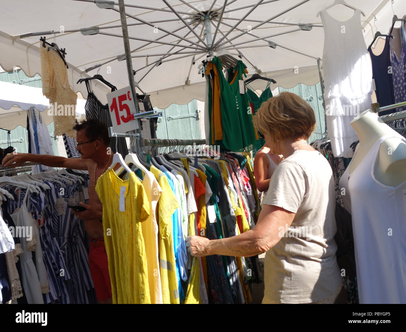 Colourful busy market at Saint Chinian french market Stock Photo - Alamy