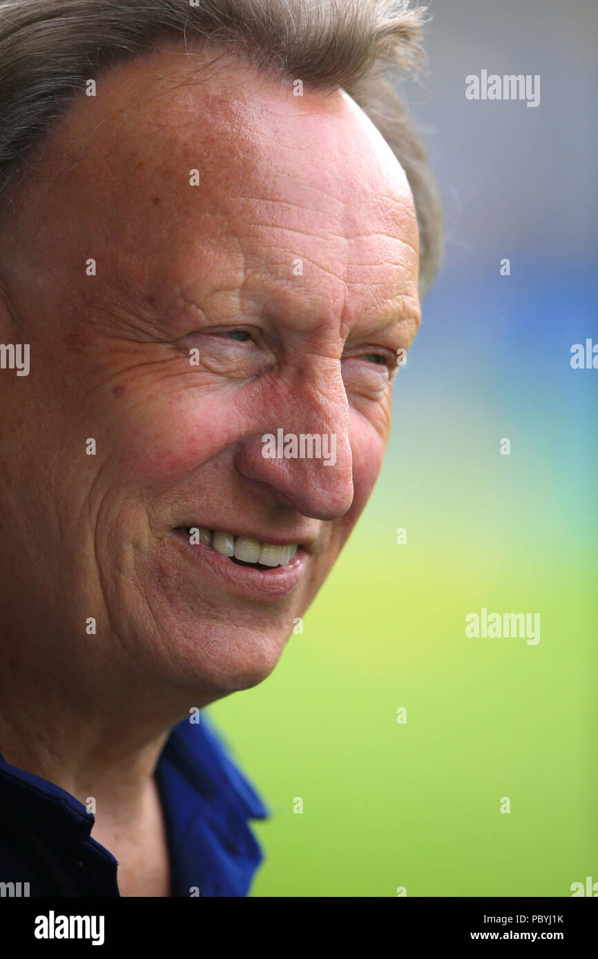 Neil warnock burton hi-res stock photography and images - Alamy