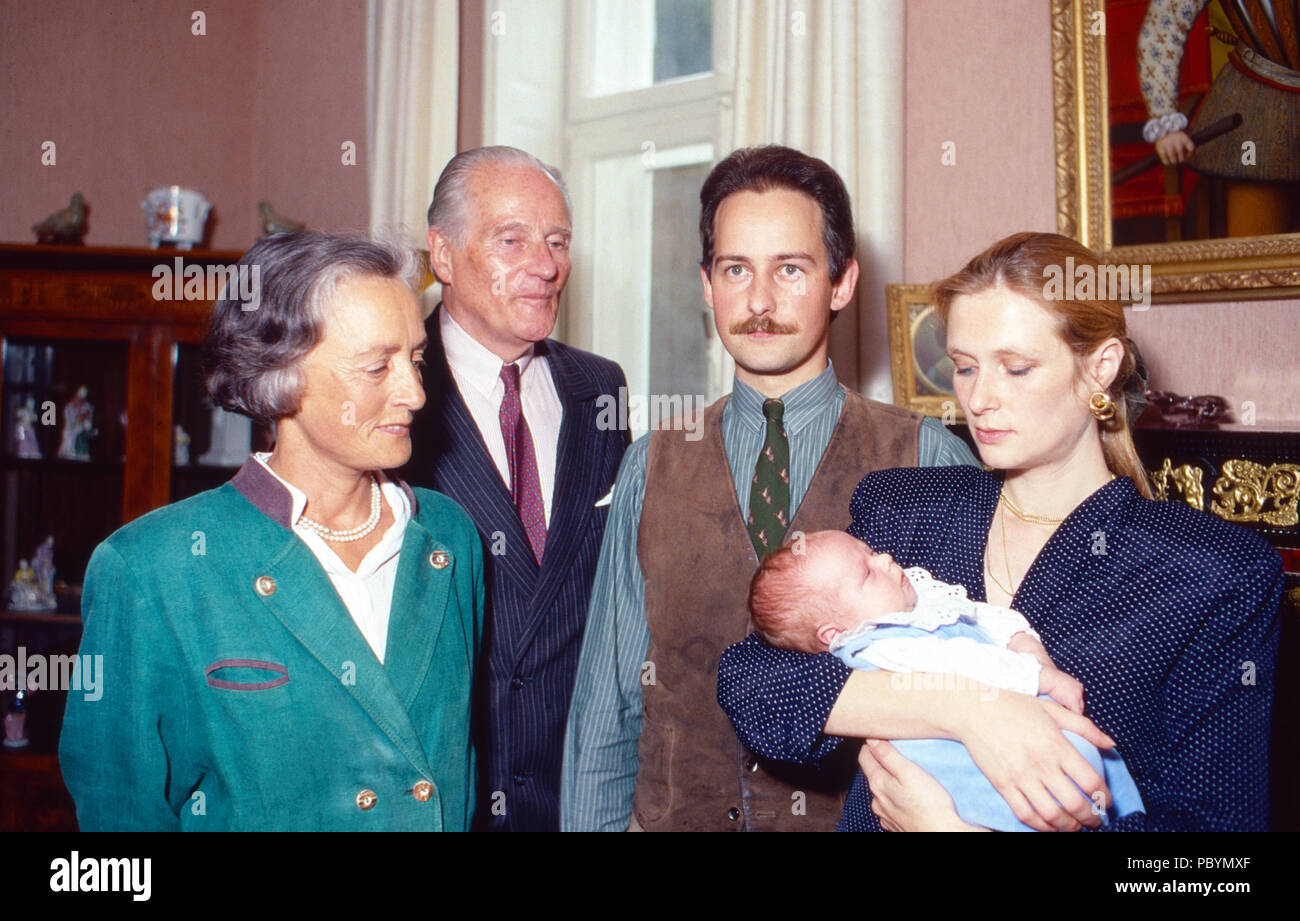 Rudolph Prinz von Croy und Ehefrau Alexandra (beide rechts ...