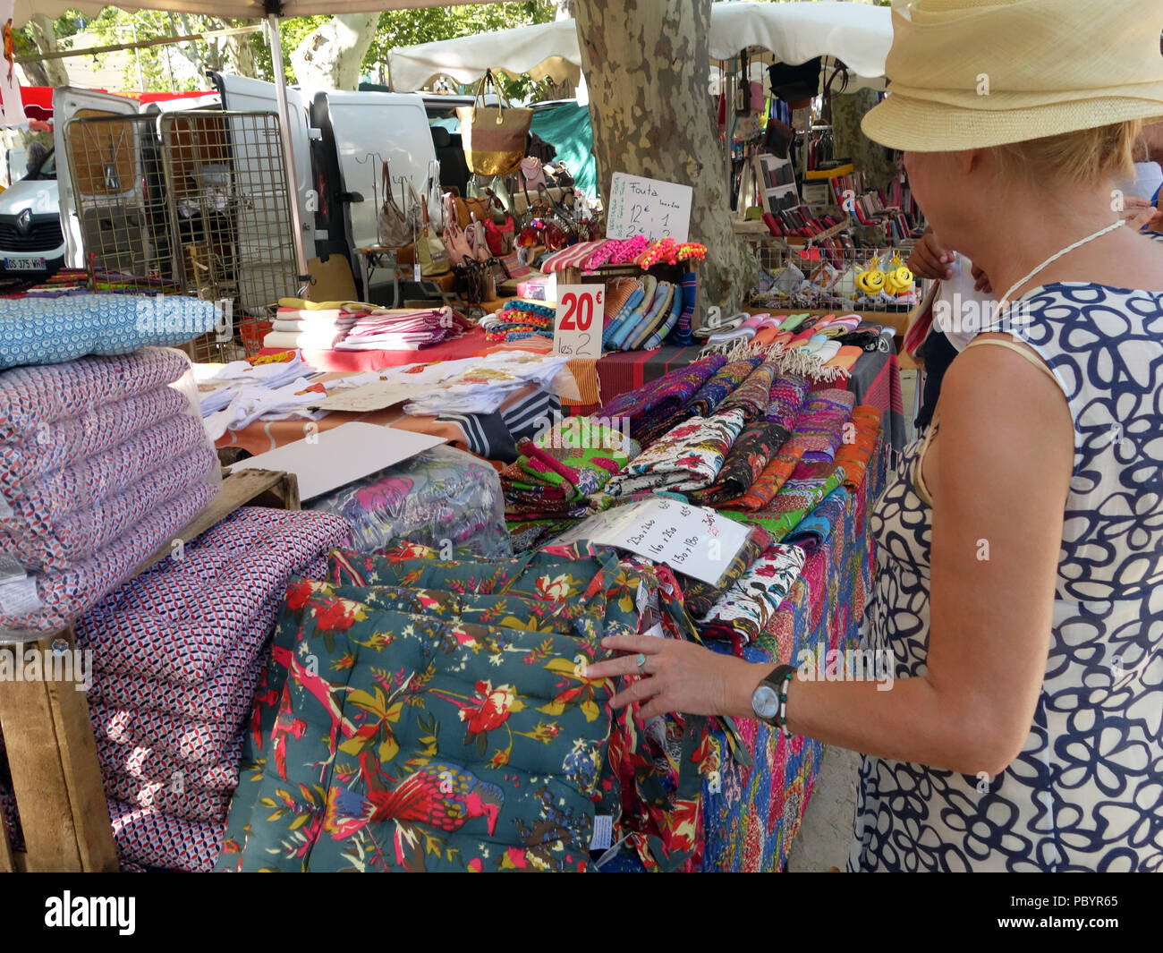 Colourful busy market at Saint Chinian french market Stock Photo - Alamy