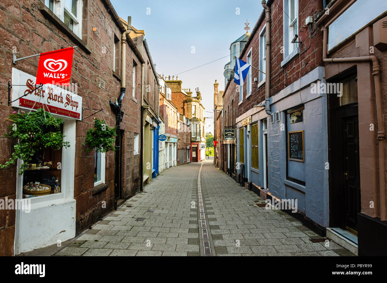 A street called Roods in Kirriemuir in Scotland Stock Photo - Alamy