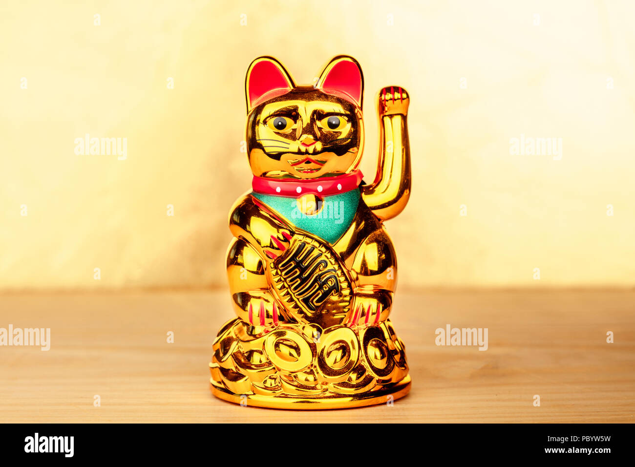The lucky beckoning cat hi-res stock photography and images - Alamy