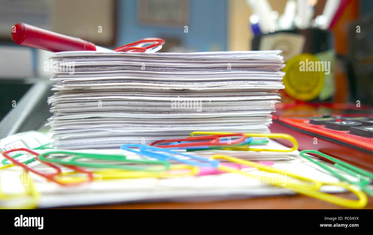 Objects on a desk hi-res stock photography and images - Alamy