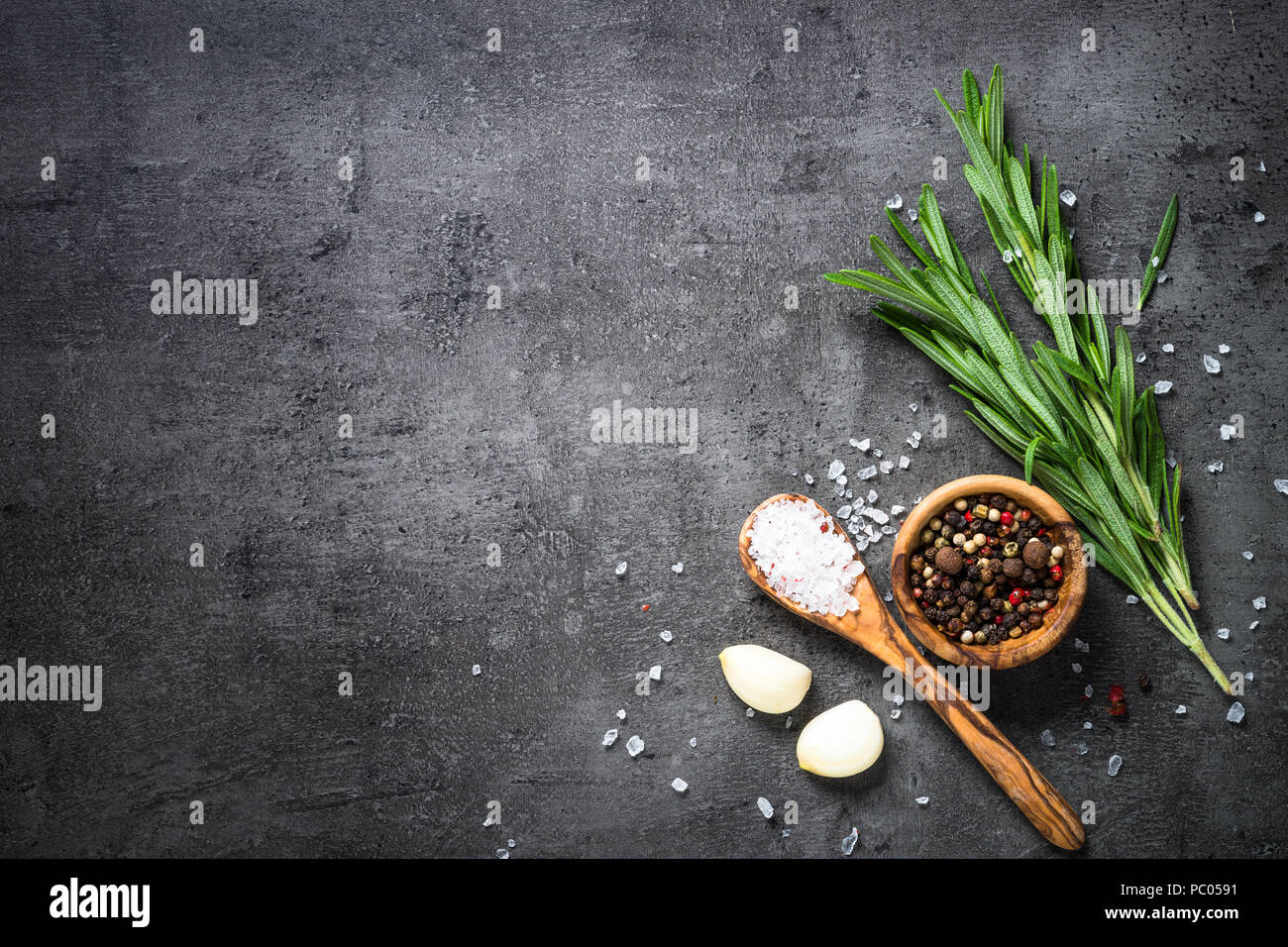 Rosemary, sea salt and garlic Stock Photo - Alamy
