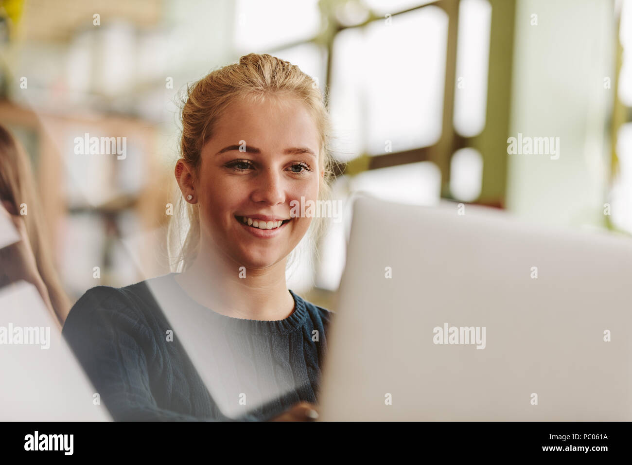 High school girl using laptop hi-res stock photography and images - Alamy
