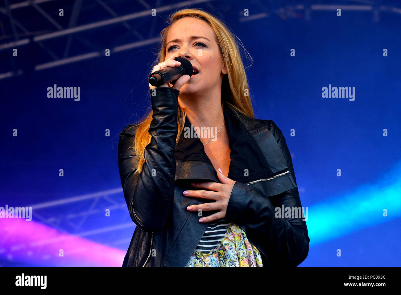 Atomic kitten hi-res stock photography and images - Alamy