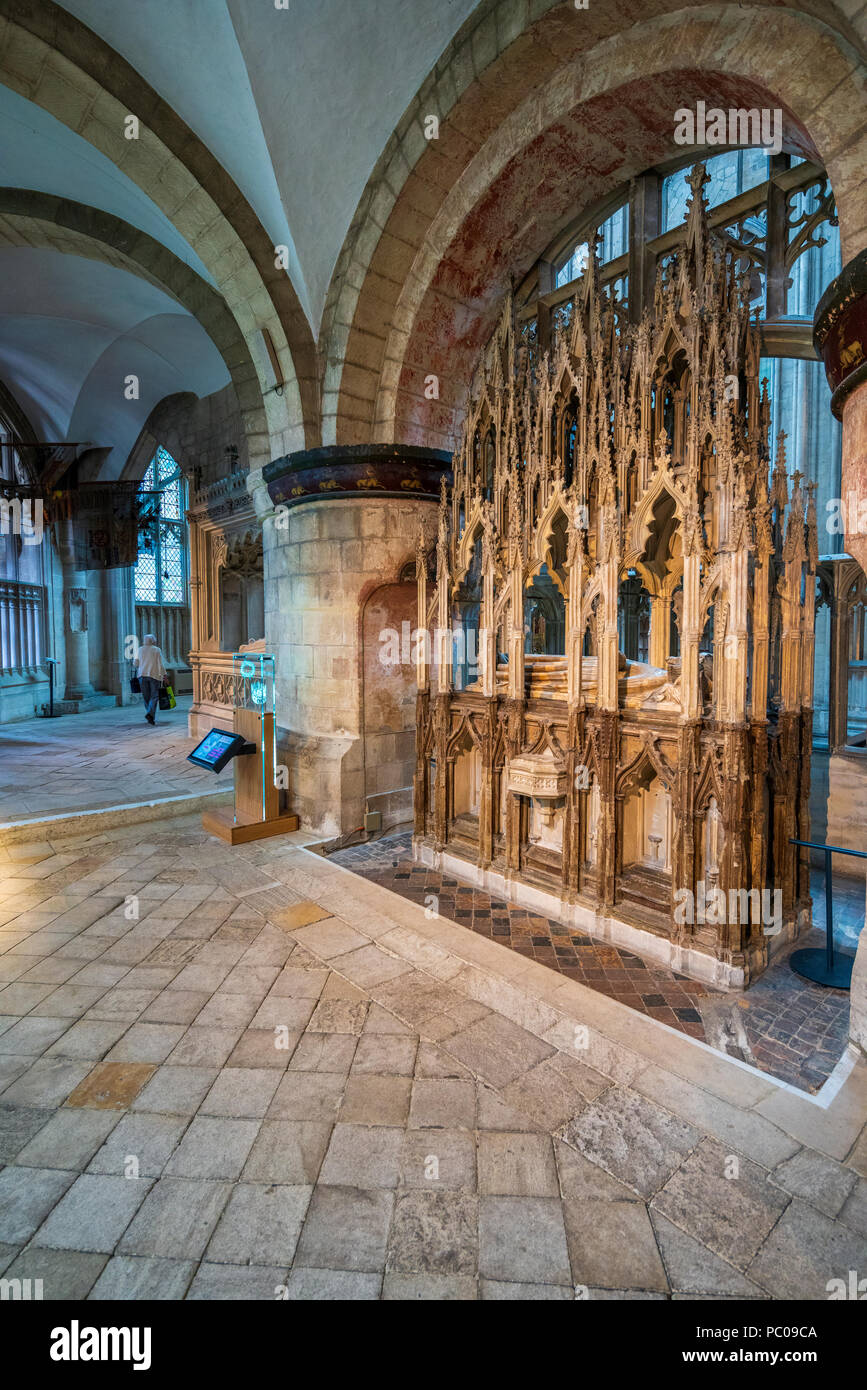 Gloucester cathedral interior hi-res stock photography and images - Alamy