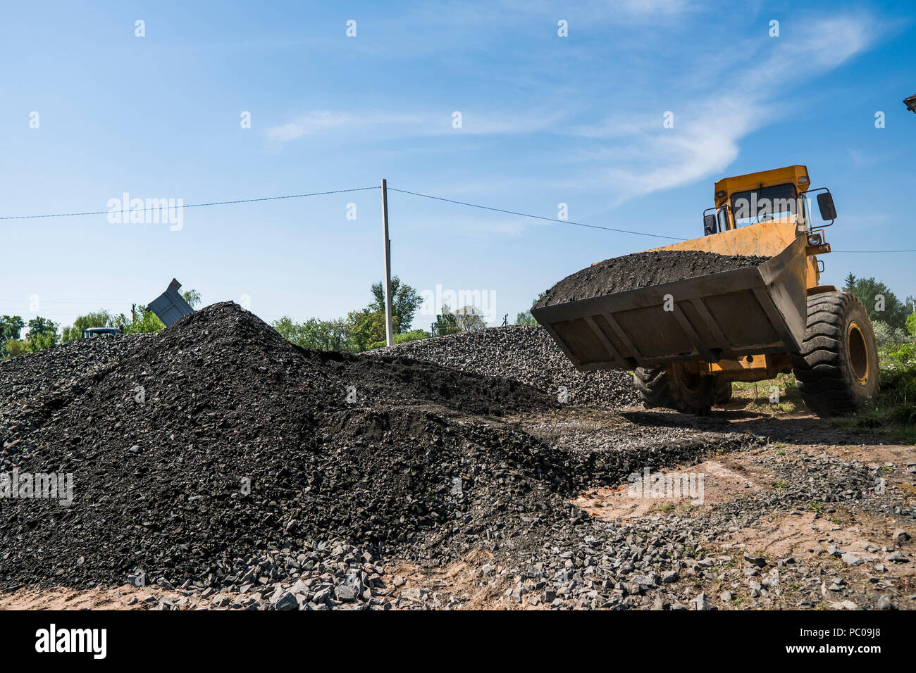 Large front bucket loader truck mine hi-res stock photography and ...